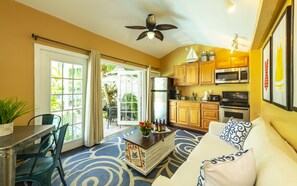 Rose Lane Villas - Villa Aqua - 2 King Bedrooms - Downtown Key West ...