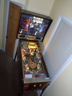 Ocean Front 3 minute walk/Hot Tub/Large Sauna/Pets/Massage Chair ...