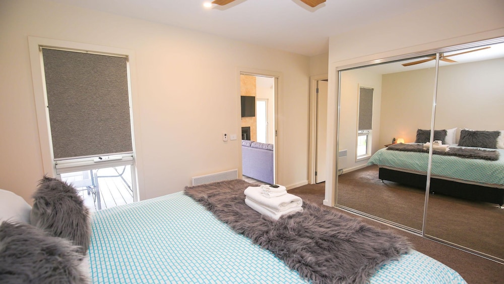 Amber Mist Villa - Two: Bright - Bright