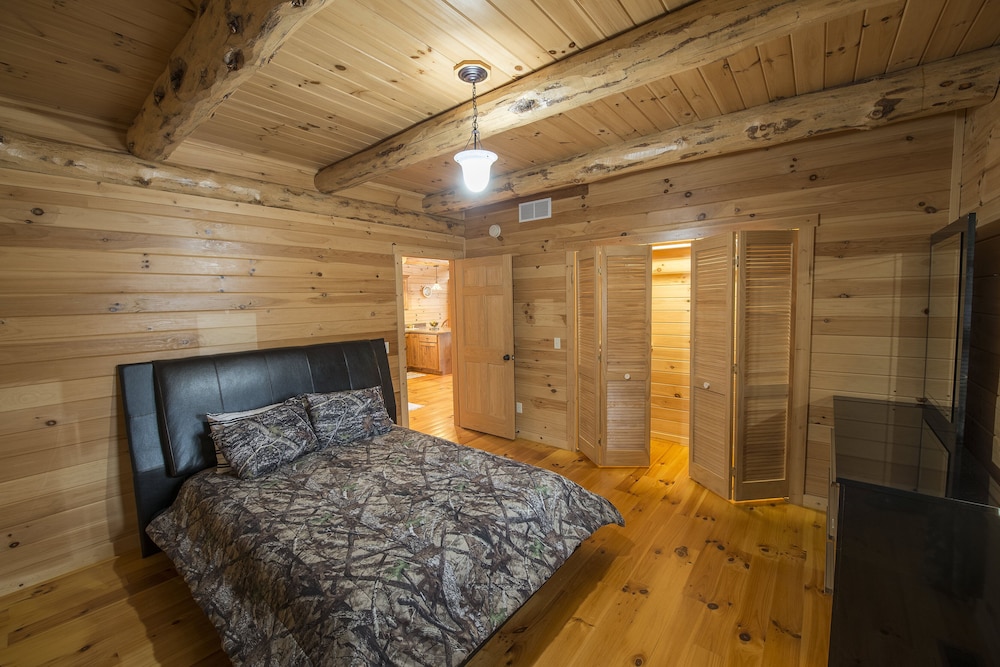 Log Cabin In Amish Country - Dundee, OH