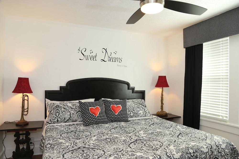 Chateau On The Row - The Only True Studio Apartment On Music Row - Nashville, TN