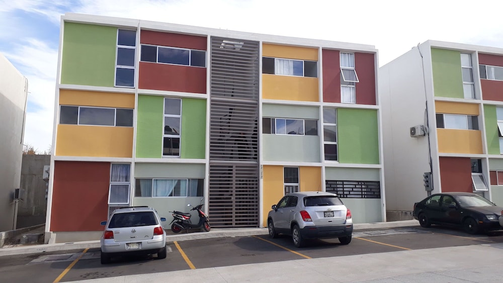 Bonito Departamento Cerca De Plazas Comerciales Y A Pocos Minutos De La Playa - Cabo San Lucas
