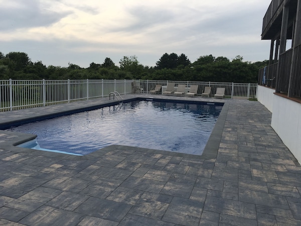 Large Montauk Home With Pool Off East Lake  Sunset View - Montauk, NY