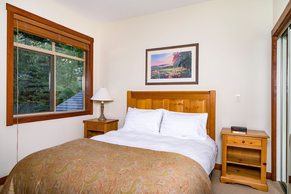 Bluffs 6 | 3 Bed 2 Bath Townhouse | Ski-in/out | Breathtaking Views | Hot Tub - Whistler