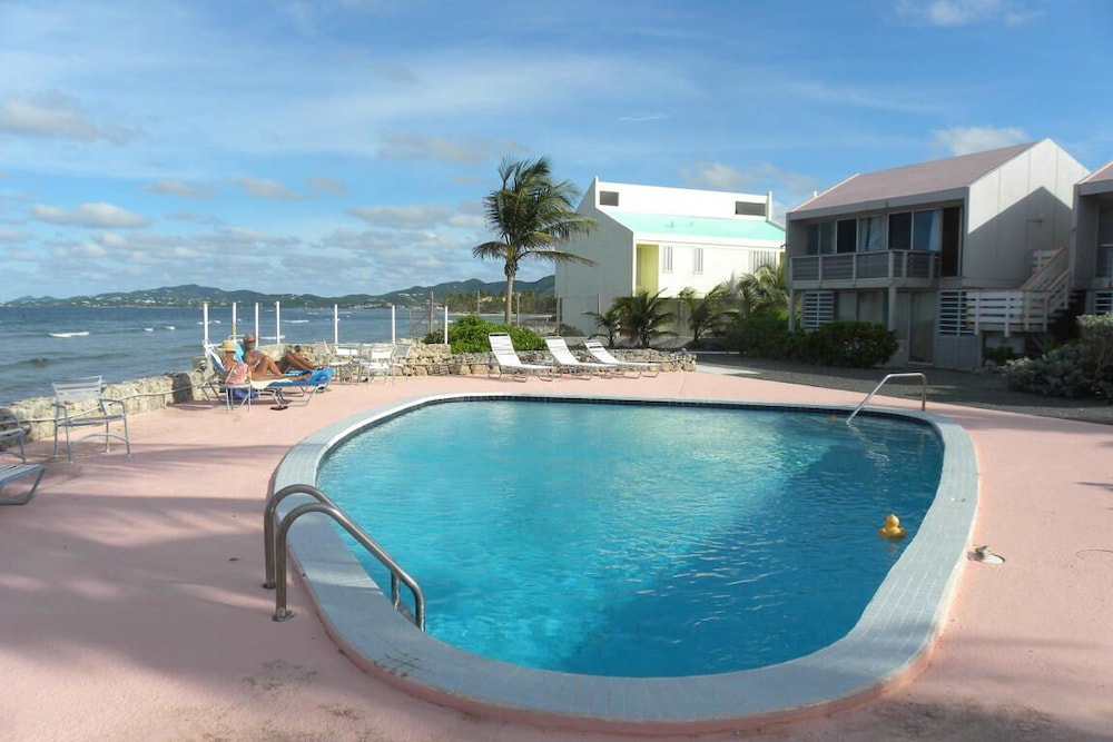 Beautiful Ocean Front Condo- The Perfect Relaxing Getaway! Internet, Tv. Flr A/c - Saint Croix