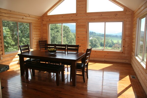 Perfect for Large families a 6 bedroom 3600 SF Cabin in the Valley ...