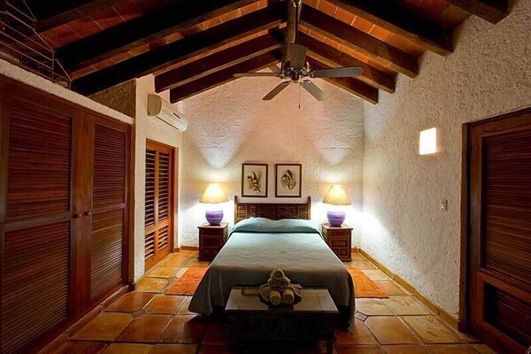 Magnifique 4 Br (Ou 3 Br) Villa à Seulement 50 Mètres Des Plages De Sable Blanc - Playa del Carmen