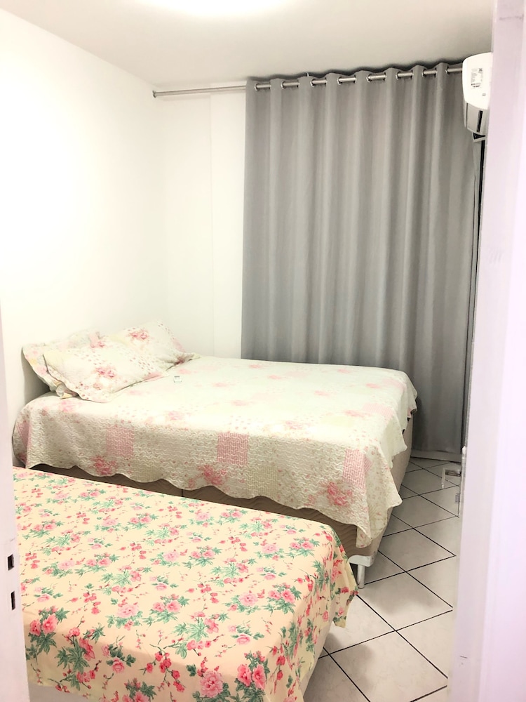 Apt. 1/4 Amplo. Com Ar Condicionado. A 100metros Da Praia. Alugo Anual. - Barra