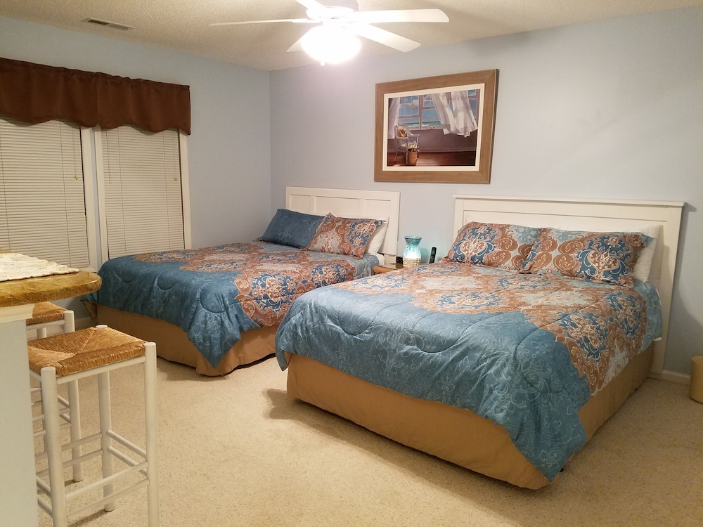 St. James Plantation Club Villa, Ground-floor With Golf-course View - Southport, NC