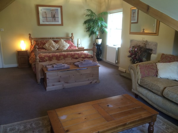 Very Spacious Victorian Apartment, With A Country Cottage Feel, Yorkshire Dales - Ingleton