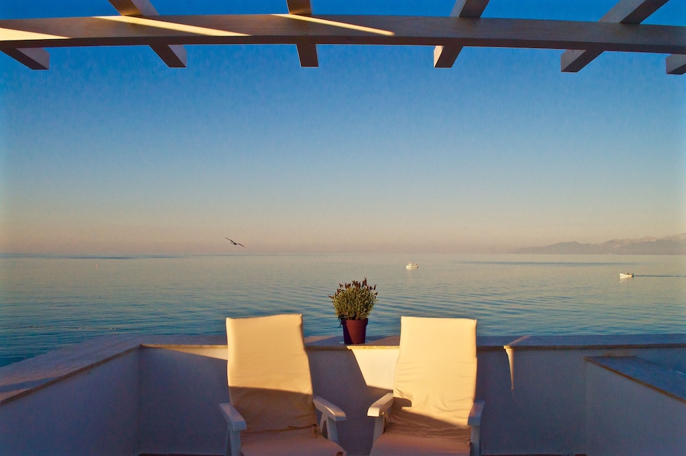Casadisale De Golf Van Solanto, Drie Meter Van De Zee. - Casteldaccia