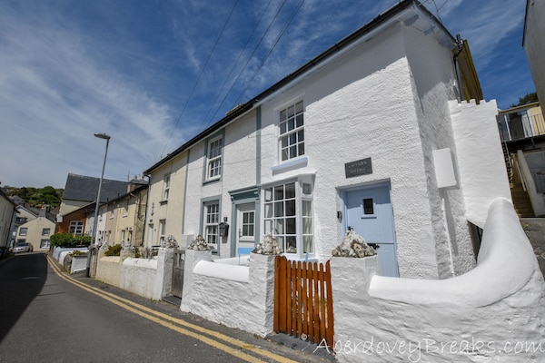 2 Bedroom, Pet Friendly Cottage, Sleeps 4, Village Centre Of Aberdovey - Aberdovey