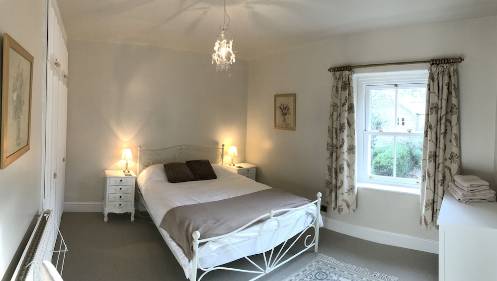 Bakewell One Bedroom Cottage In A Peaceful Location With Parking Space. - Great Longstone
