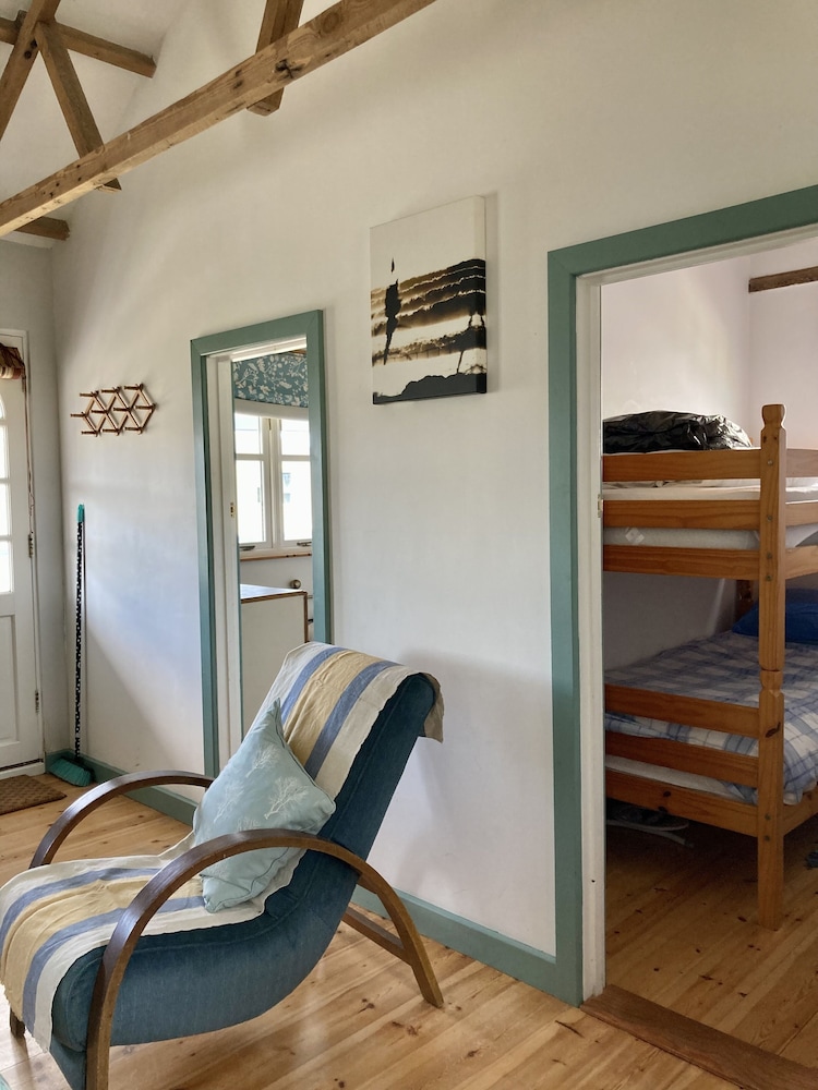 St Ives Bay. Self Catering Traditional Beach Chalet. Sleeps 4. Close To Beach! - Hayle