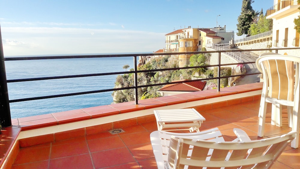 Sea View House With Large Terrace - Menton