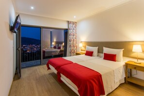 Vila, 5 quartos, piscina particular | 5 quartos, roupas de cama premium, camas com colchões pillow-top