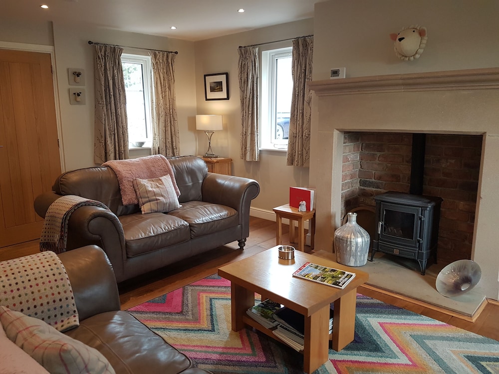 2 Bedroom Cottage In The Heart Of The Peak District, 2.5 Miles From Bakewell - Bakewell