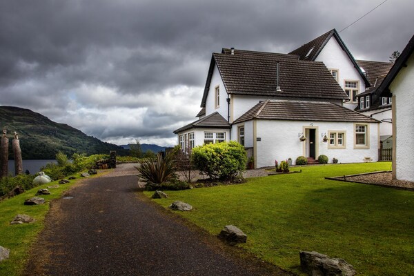Cosy Retreat, Stunning Loch Views, New Fast Wifi, Woods, Walks, Pet Friendly - Loch Lomond