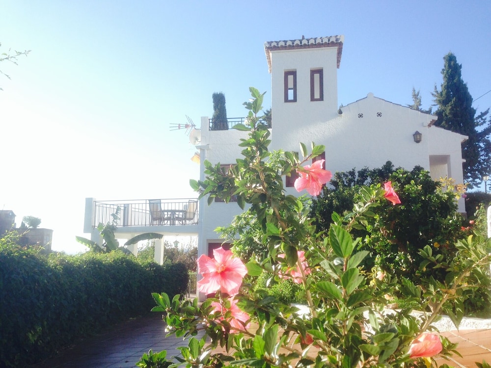 La Torrecica: Con Carattere Andaluso E Magnifiche Viste Sul Mare E Sulla Sierra Nevada. - Motril