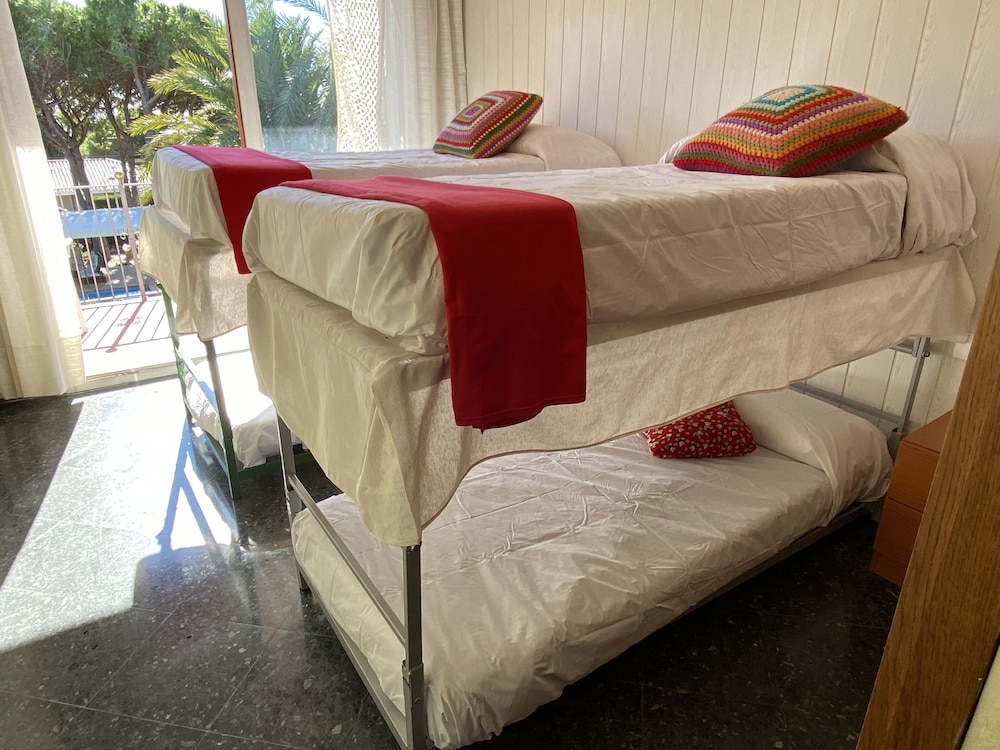 Villa El Ranch. 15 Min. Met De Auto/sitges. 5 Min. Lopen Van Het Strand. Tuin+++ - Sitges
