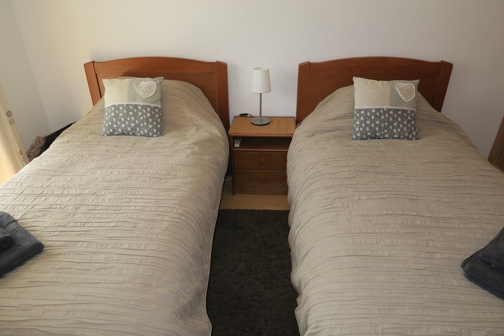 Luxury Spacious Ground Floor Accommodation, 8 Minutes Walk To Town Centre - 파루
