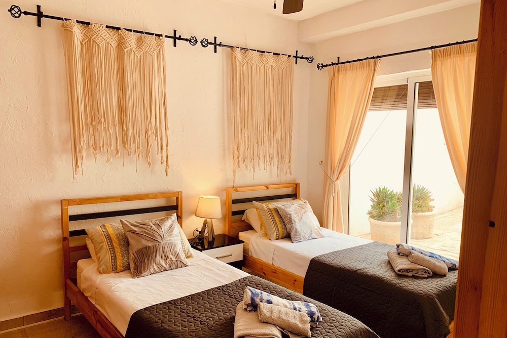 Villa Casa Hermosa In Los Banos De Fortuna, 200 Metres From Spa Baths, With Pool - Fortuna