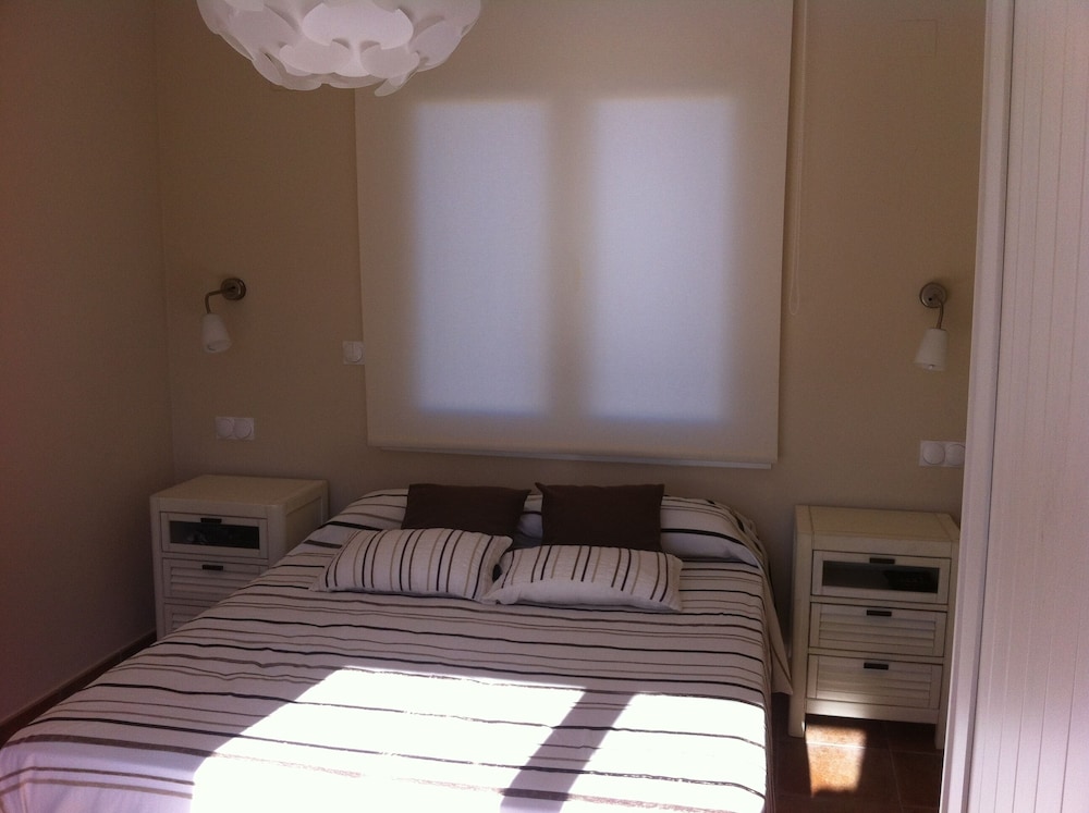 Private Villa Bei 50 Mts Strand Mit Pool In Oliva Nova - Oliva
