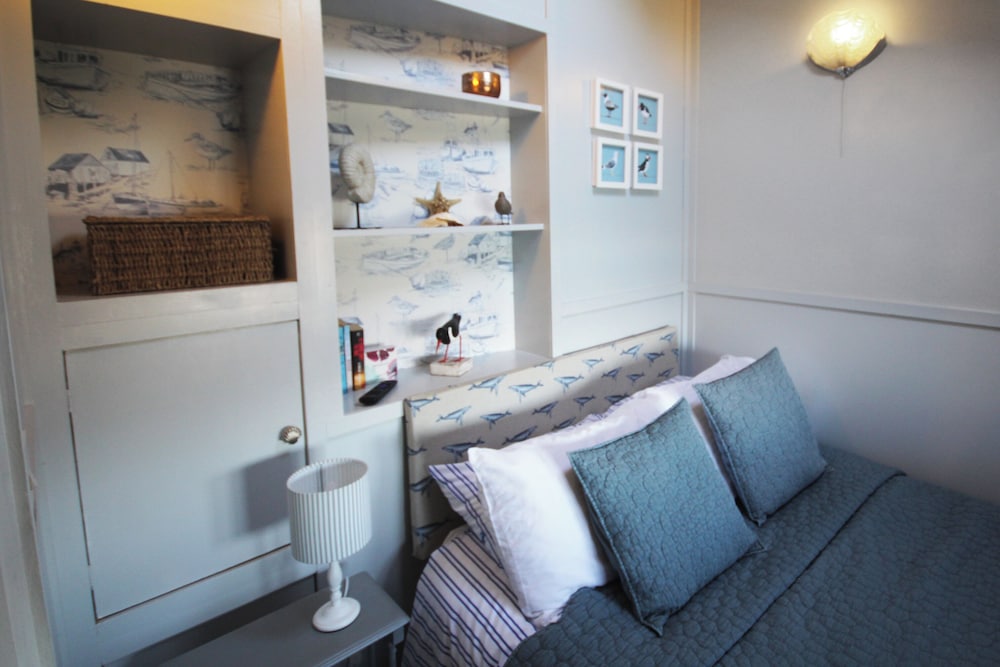 The Crow's Nest - A Cosy Village Cottage With Stunning Sea Views - Cawsand