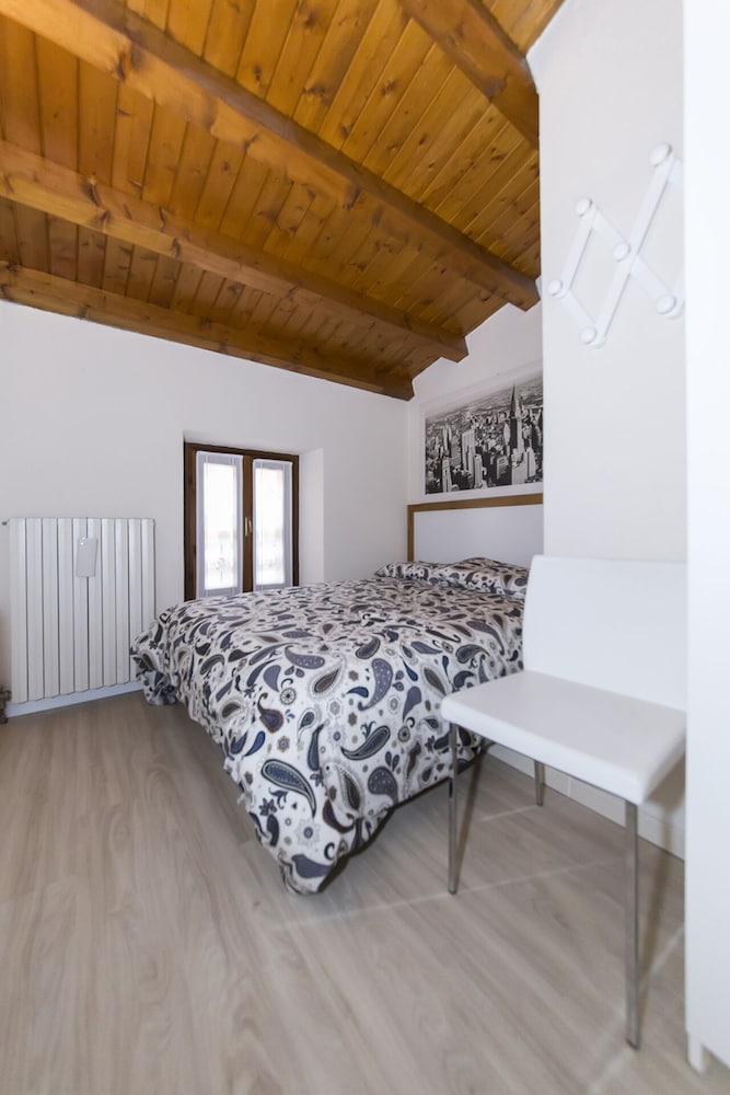 Apartment In The Historic Center Of Rivoltella Sul Garda Ideal For Families - Lombardy