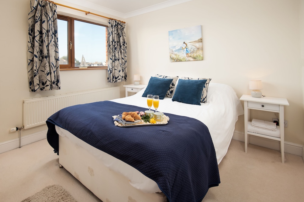 Benthall House - Sleeps 8 Guests In 4 Bedrooms - Beadnell