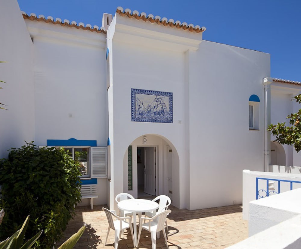 Villa De 2 Camas En Vilabranca, 2 Piscinas, Jardín Privado, Estacionamiento, Wifi Gratuito - Lagos, Portugal