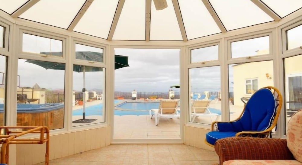 Luxury Apartment With Pool, Hot Tub, And Free Accommodation Insurance, - Lanzarote