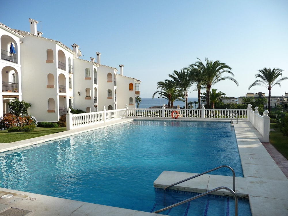 Close To Sea In Rivera. Pool And Beautiful Garden. Close To Golf - Sitio de Calahonda