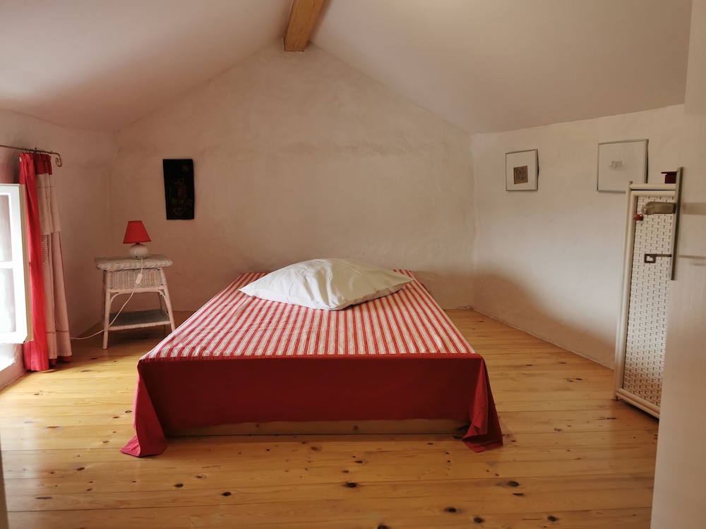 Antigua Casa De Campo En Medio De La 'Esloveno Toscana' - Eslovenia