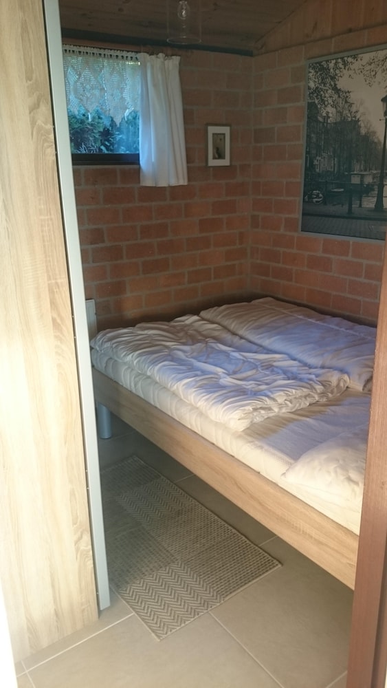 Bungalow + Ruderboot + Internet - Direkt Am Wasser In Perfekter Ruhiger Südlage - Nordholland