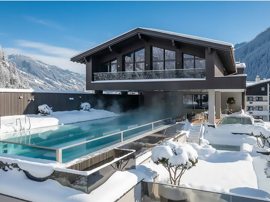 2 piscinas interiores, piscina exterior, espreguiçadeiras