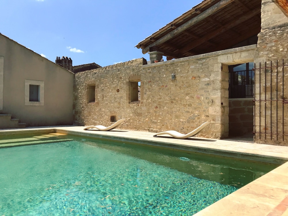 Les Toiles Du 15 - Uzès