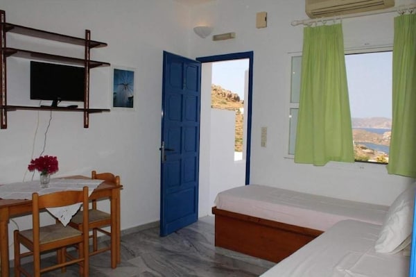 Country House Apartments - Ios