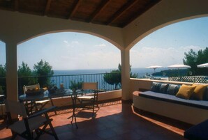 Apartamento, 2 quartos, vista para o mar | Sacada