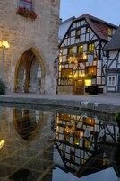 Fachada do alojamento (tarde/noite)