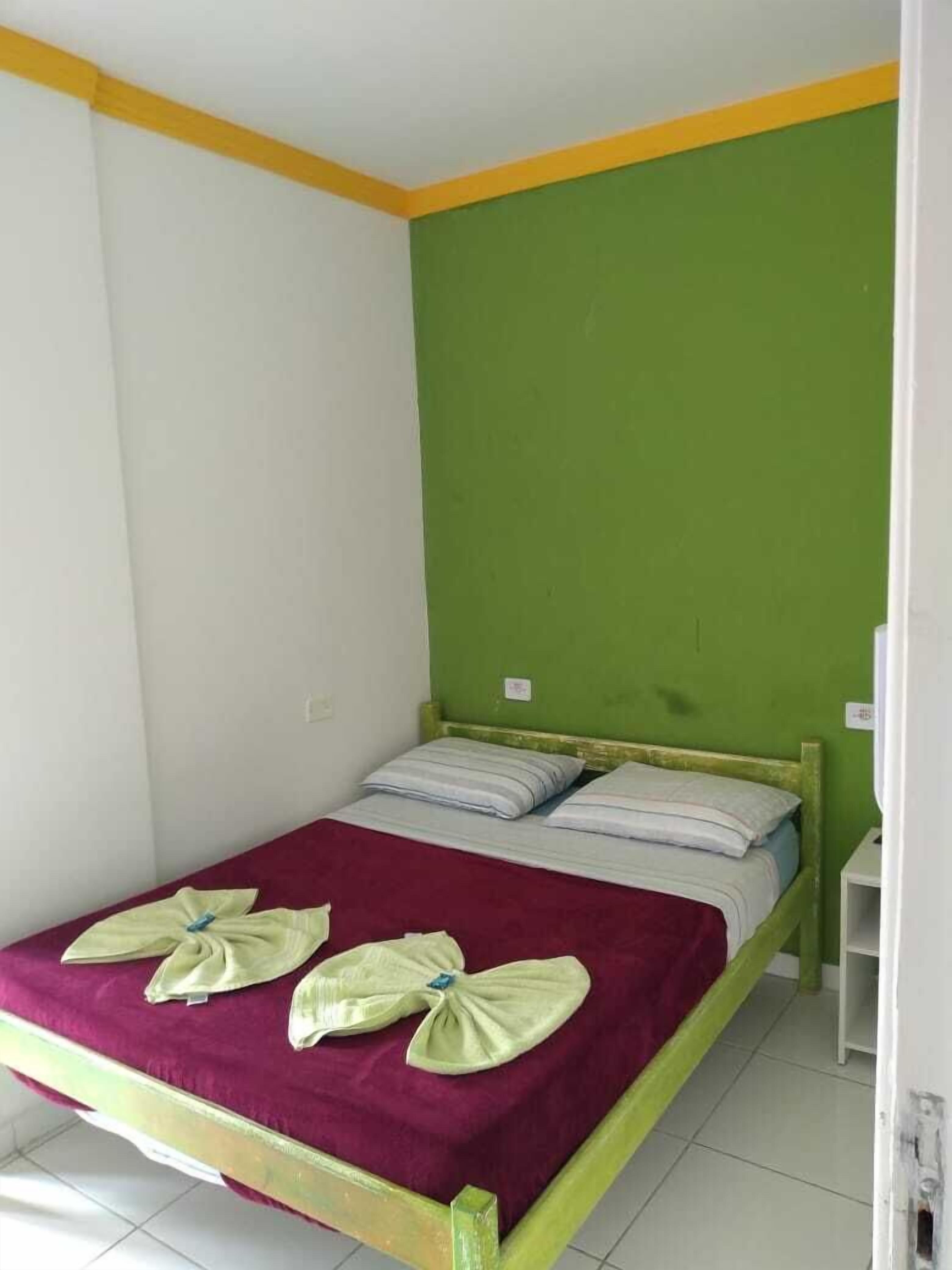 Quarto casal standard, 1 cama de casal | Cofres nos quartos, quartos à prova de som