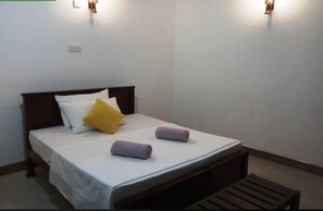 Escrivaninha, camas extras/dobráveis (sobretaxa)