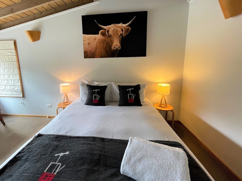 Thredbo Village Family Chalet - Amazing Views - Just 2 Mins From Centre - Charlotte Pass