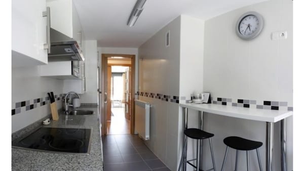 Moderno Apartamento Con Parking, Piscina Y Wifi - Jaca