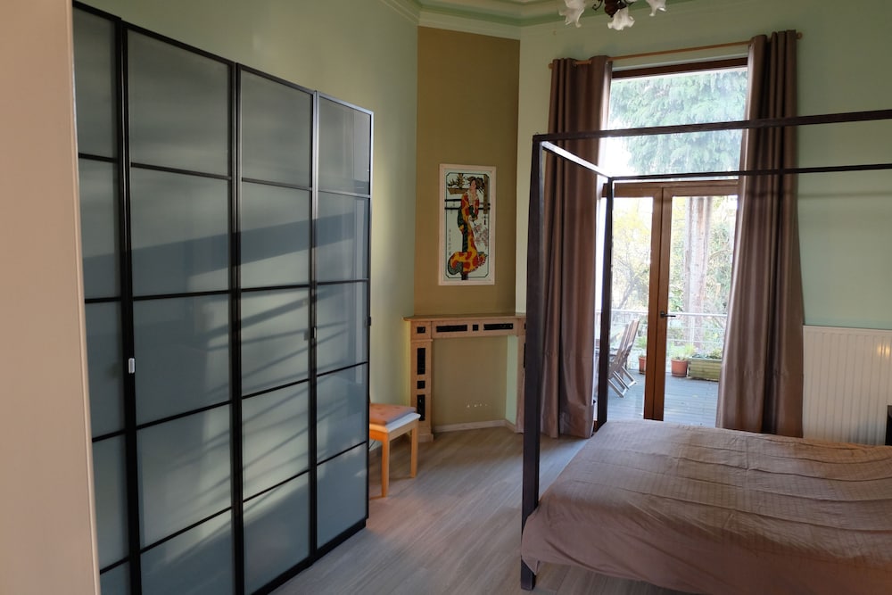 Character Apartment In The European District - Etterbeek