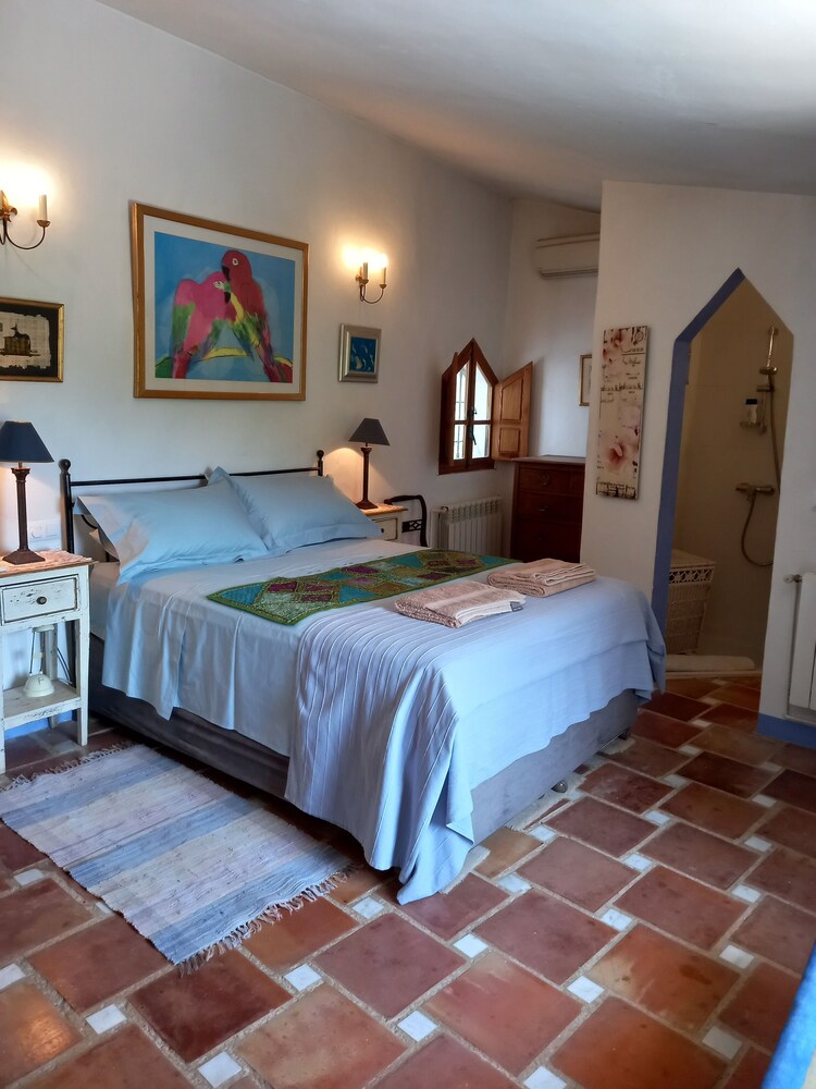 Hermosa Villa Con Fabulosas 12m Cerrada Piscina, Jacuzzi, Aire Acondicionado Y Wifi - Loja