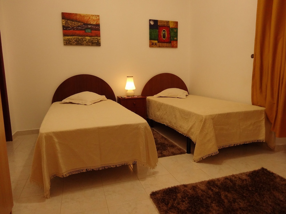 Cabaña Con Jardín Y Piscina - Faro District