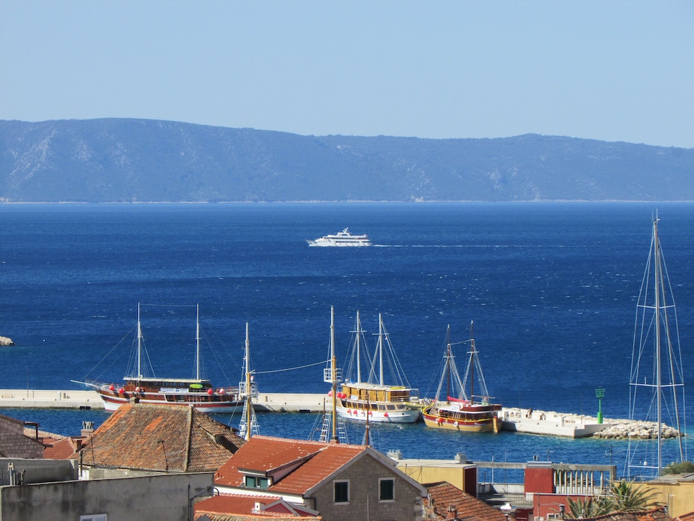 Lujoso Apartamento De Estilo áTico, Vistas Panorámicas Al Mar Ya La Montaña - Makarska