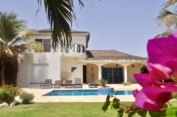 40m from the sea: Luxury villa in Ngaparou (Saly) - Pool with beach ...