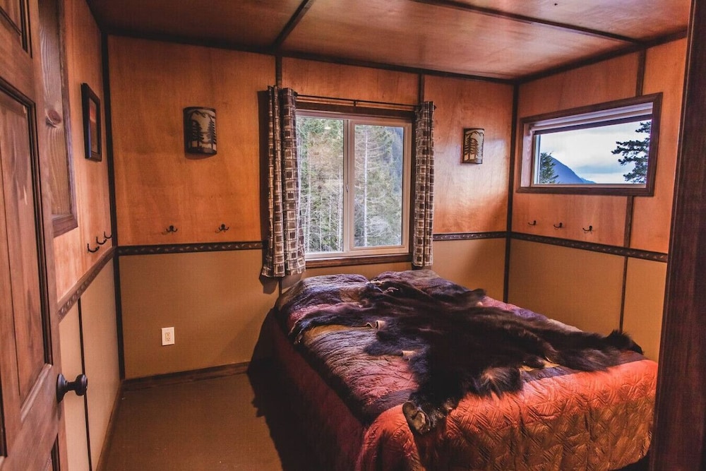 The Mountain Lodge At Granite Point - Seward, AK